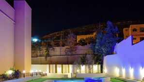 15 piscinas exteriores 