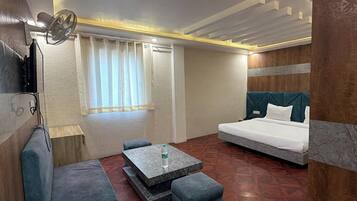 Quarto Deluxe | Secretária, ferro/tábua de engomar, Wi-fi grátis