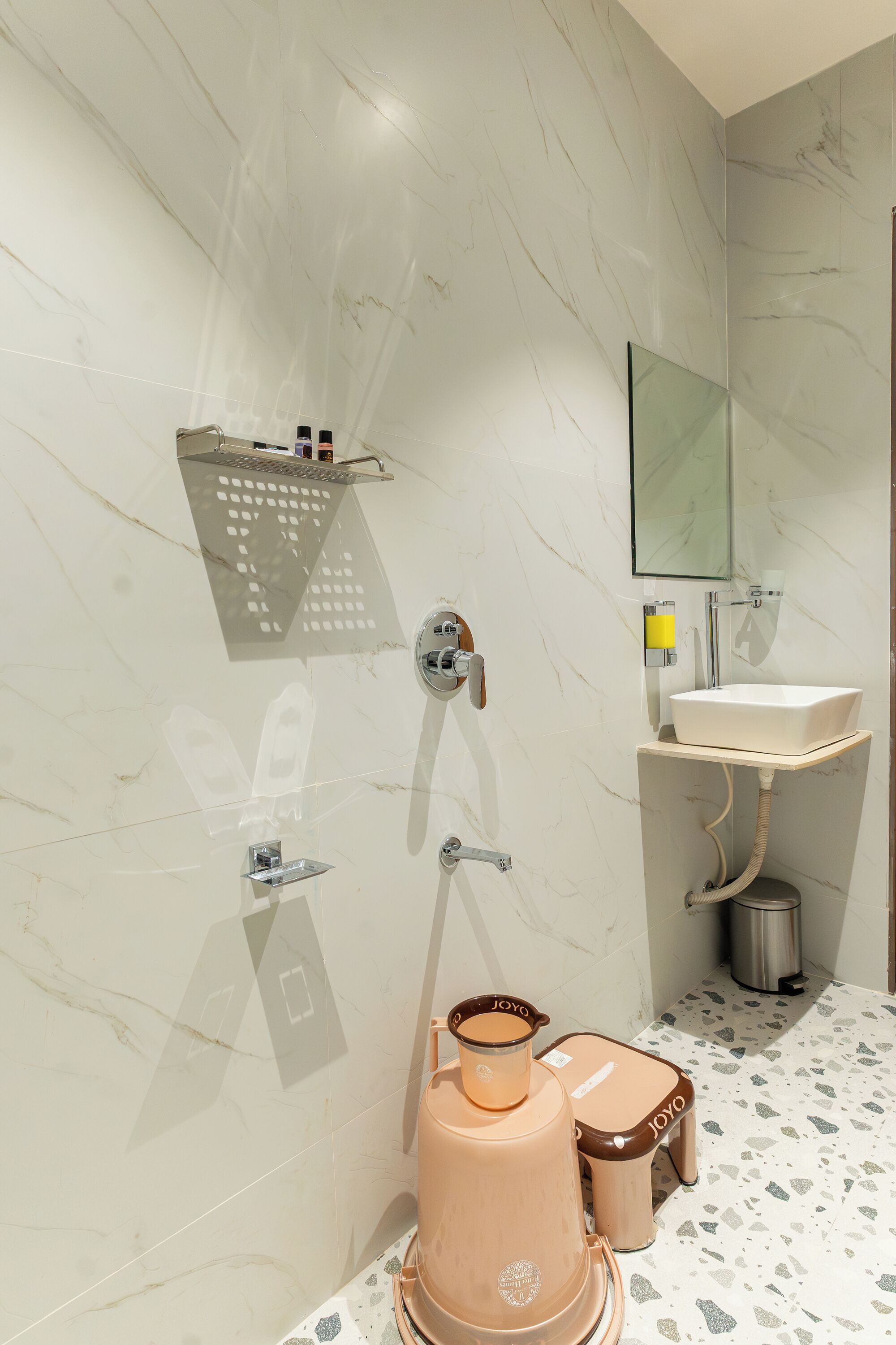 Quarto premium | Banheiro | Chuveiro, produtos de toalete grátis, toalhas de banho 