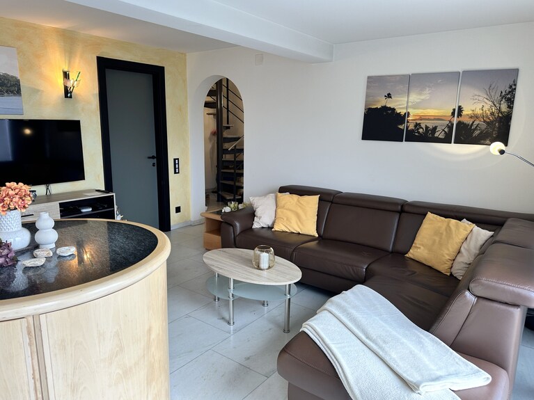 Ferienhaus Mit Schönem 180° Panoramablick, Freistehender Fasssauna Und Hot Pot - Locarno