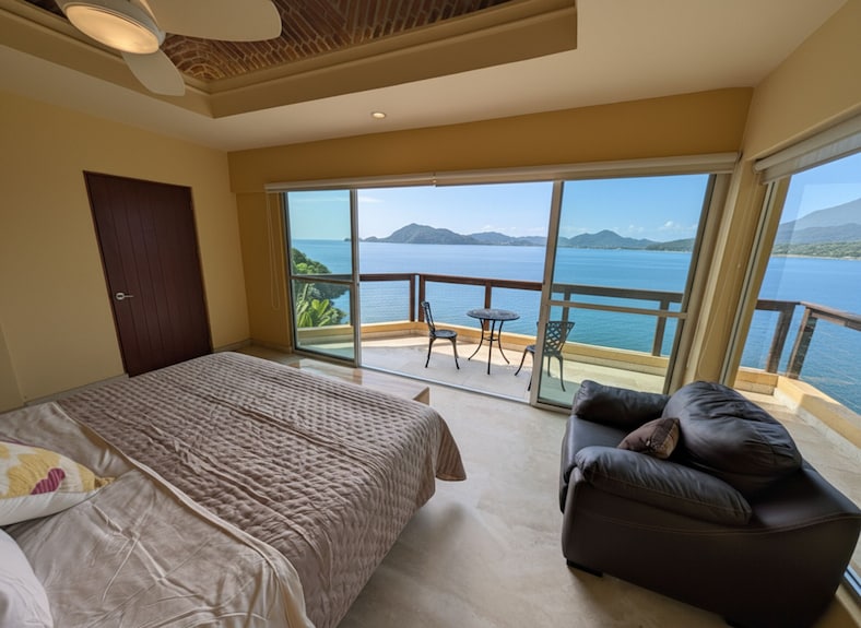 Clifftop Luxury: 180° Ocean Views, Private Pool, Beach Access, Sleeps 12 - Manzanillo, México