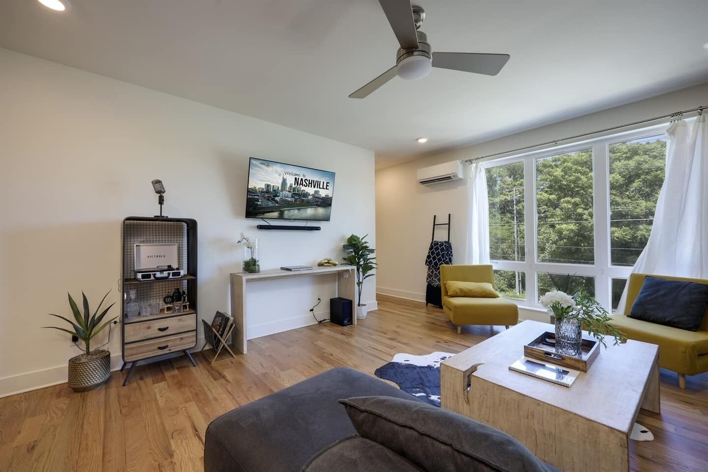 Stunning Nashville Airbnb | Near Airport - Mt. Juliet, TN