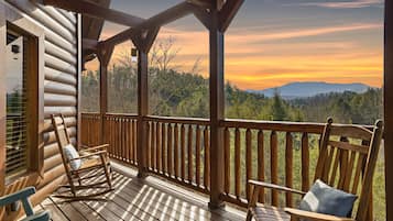 Casa, 4 quartos | Terraço/pátio interior