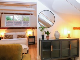 1 quarto, individualmente decorados, individualmente mobiliados