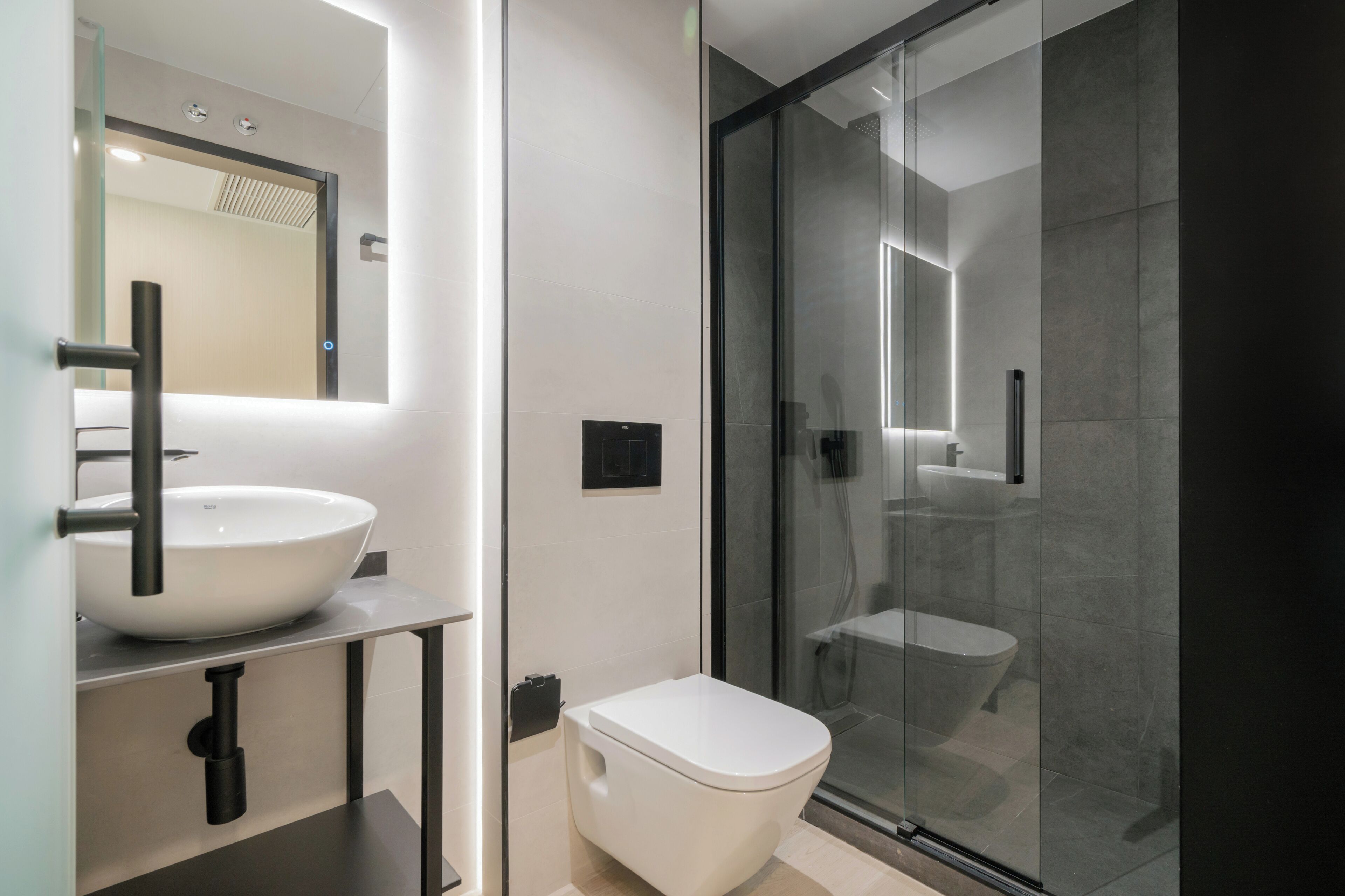 Quarto Duplo | Casa de banho | Um polibã, um secador de cabelo, toalhas fornecidas, champô 