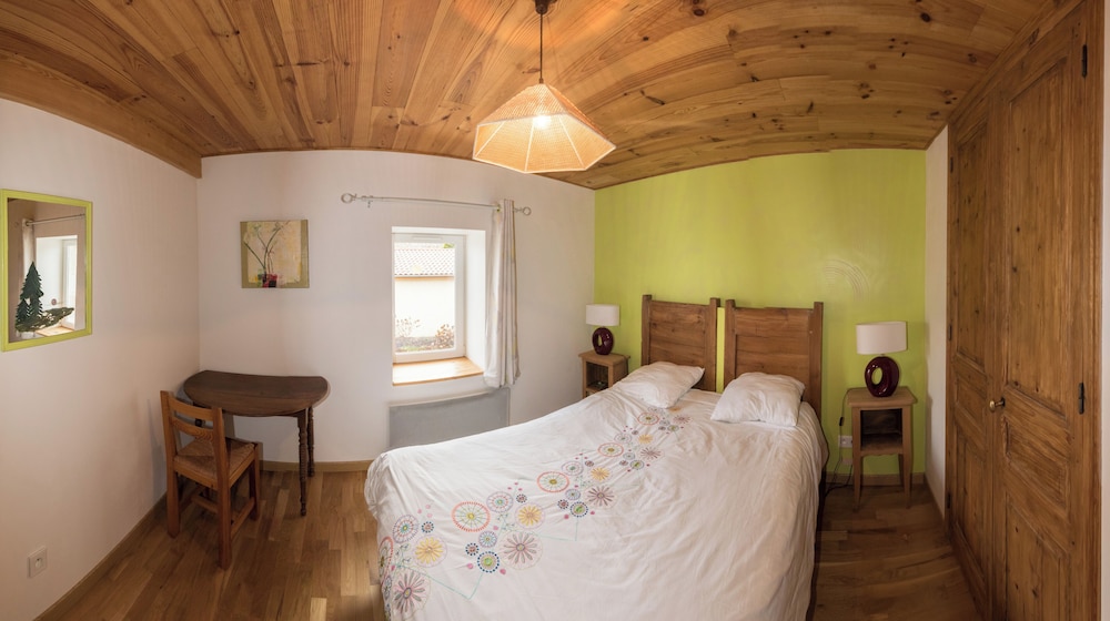 Gîte d'EPIZOL au Pays de Saint Bonnet le Château en Haut Forez Avis ...