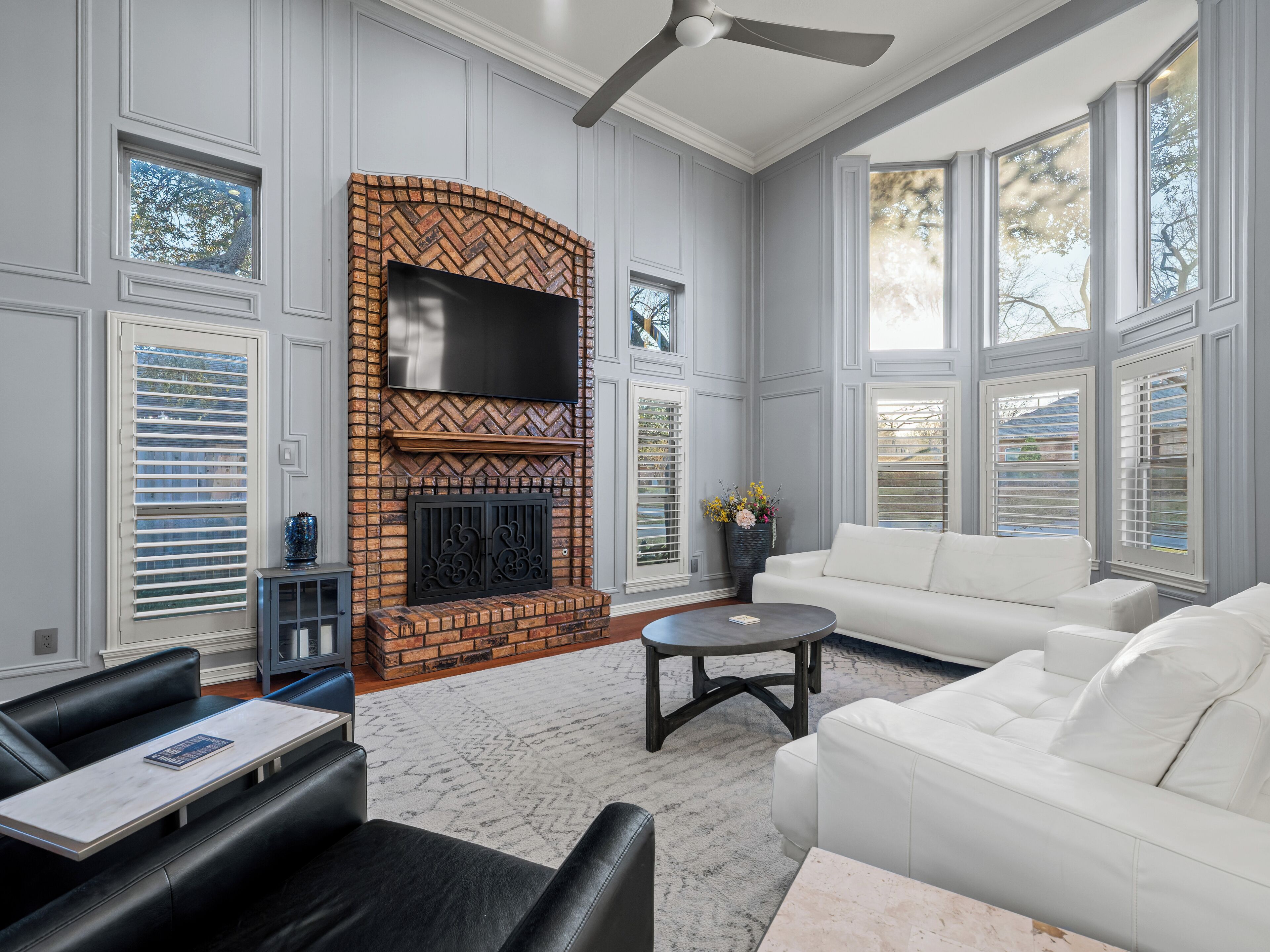 Laurel Lane Oasis - Sleeps 12 + Pool + Game Room - Grapevine, TX