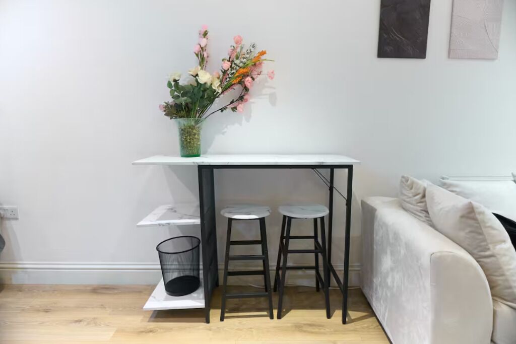 Modern 2 Bedroom Near O2 - Barking