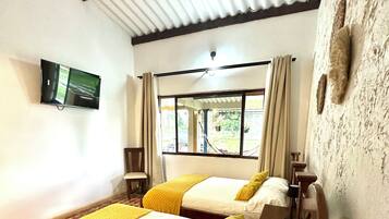 Quarto casal ou duplo, vista para o jardim | Wi-Fi de cortesia