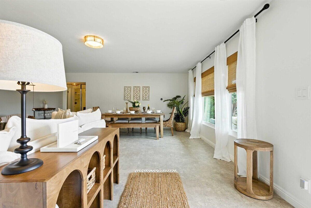 Hot Tub, Gym, Walk To Restaurants, Central Ac - Isla Vista, CA