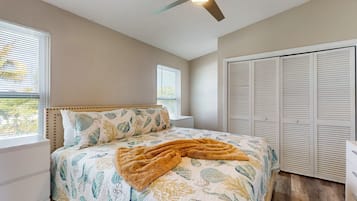 Casa, várias camas, varanda, vista para o jardim (Paradise Dream Vacations #2) | 3 quartos, com decoração personalizada, com mobília individualizada