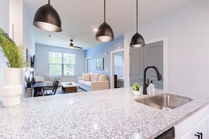 Apartamento (2 Bedrooms) | Cozinha privada | Um frigorífico, uma cafeteira/bule 