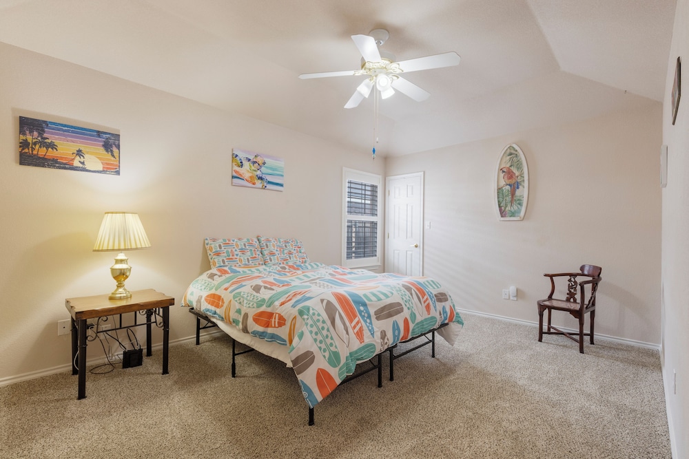 The ThaiHouse ExtraClean in the Heart Midland in Upscale neighborhood ...