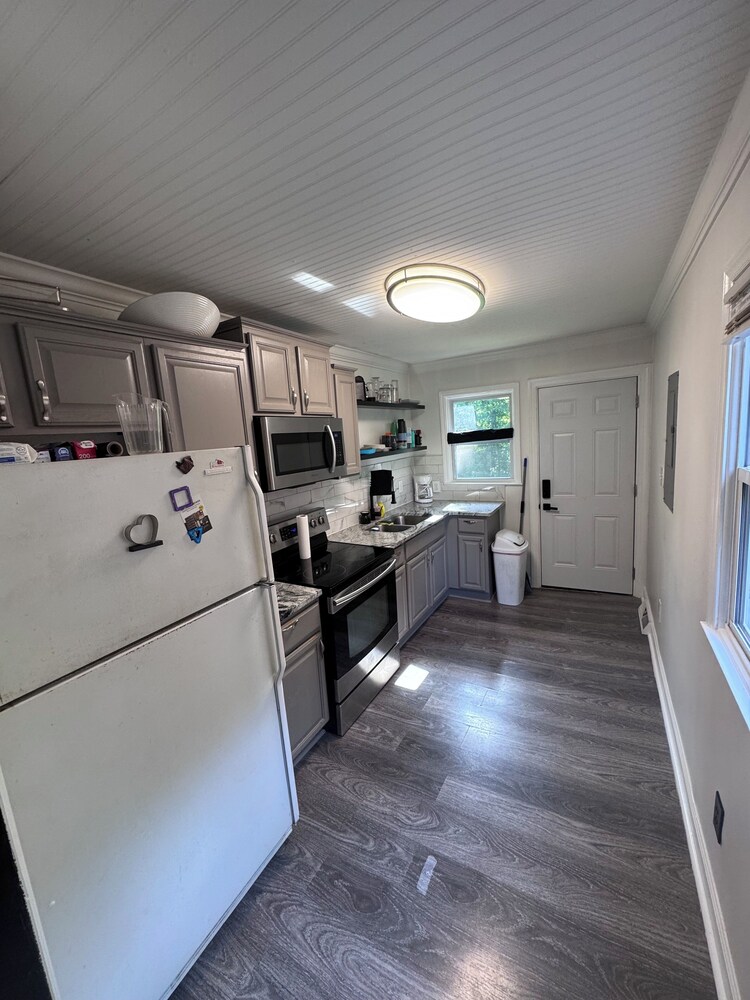 Small Brick Beauty Reviews, Deals & Photos 2026 - Stayz