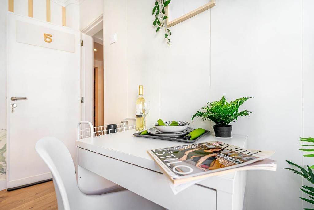 Quarto solteiro luxo | Opções para refeição