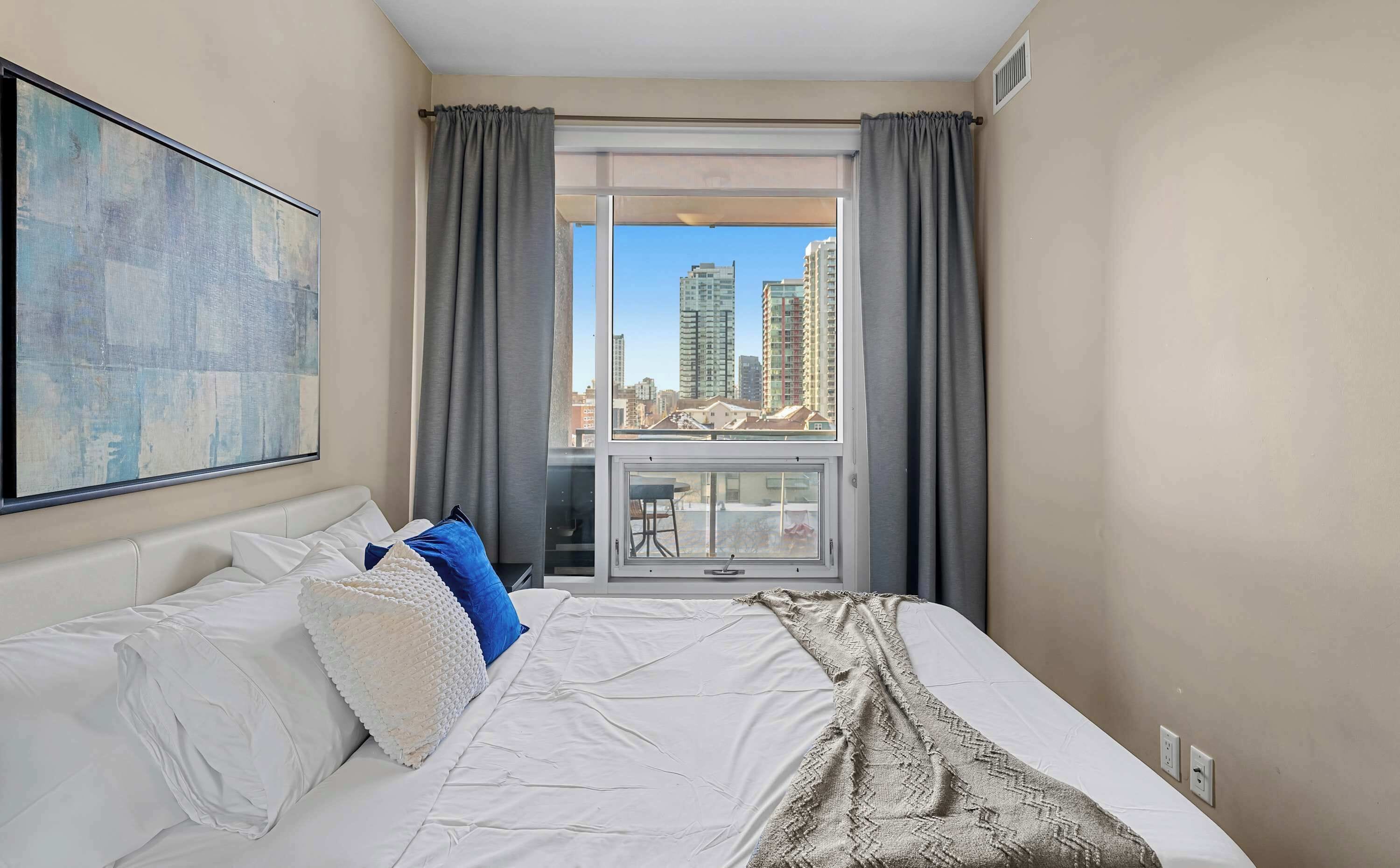 Skyline Suite Panoramic 1br Downtown With Parking - Calgary