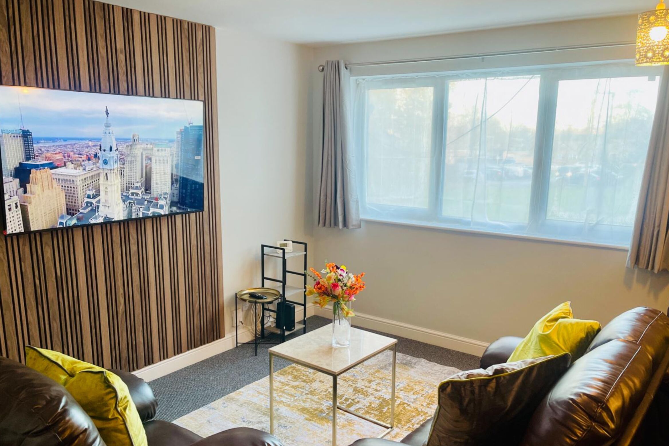 Corby- Split Level Apartment With 3 Bedrooms - Corby