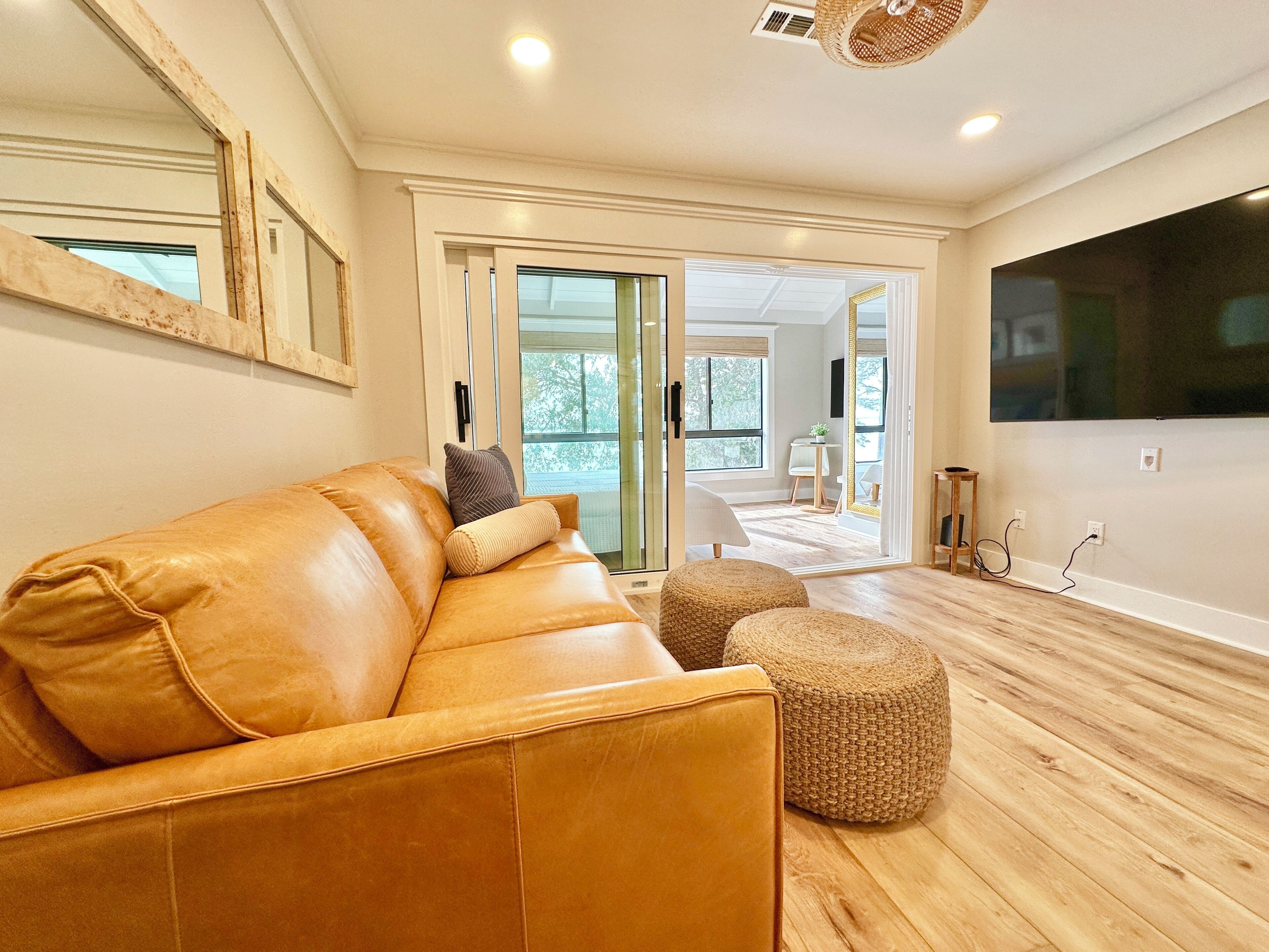 Bay-front Condo Near Gulf - Elegant And Private Stay - Penthouse With Elevator - Niceville, FL