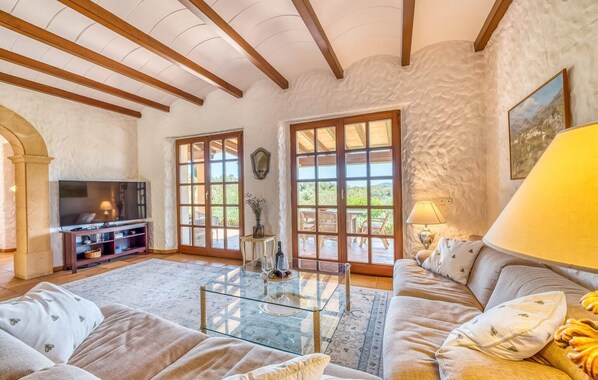 Lovely home in Arta with private swimming pool, can be inside or ...