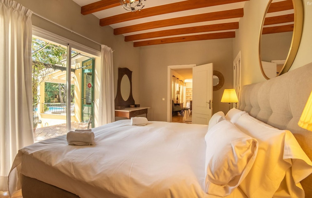 Cozy home in Santa Maria with private swimming pool, can be inside or ...