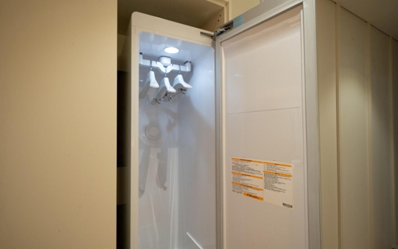 Quarto Twin Deluxe, Vista para a cidade | Casa de banho | Um polibã, um secador de cabelo, toalhas fornecidas, sabão 