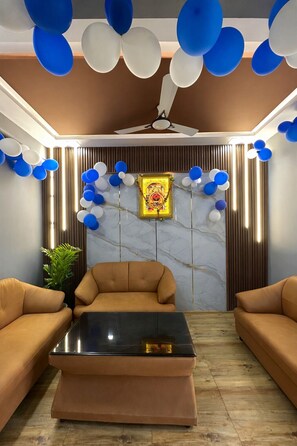 Área de estar no saguão