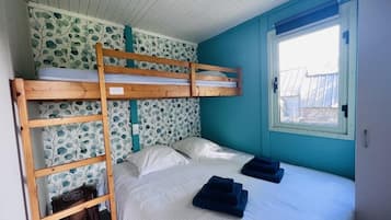 Cortinas blackout, quartos à prova de som, ferros/tábuas de passar roupa