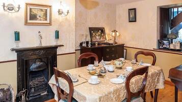 Casa de Campo Comfort, pátio, vista para o jardim | Restaurantes