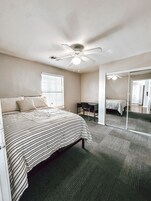 Apartamento com design assinado, 2 quartos, para não fumantes, acesso à piscina | Individualmente decorados, individualmente mobiliados, escrivaninha