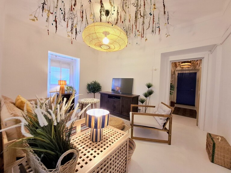 Floral Warm Springs Alentejo House - Monsaraz
