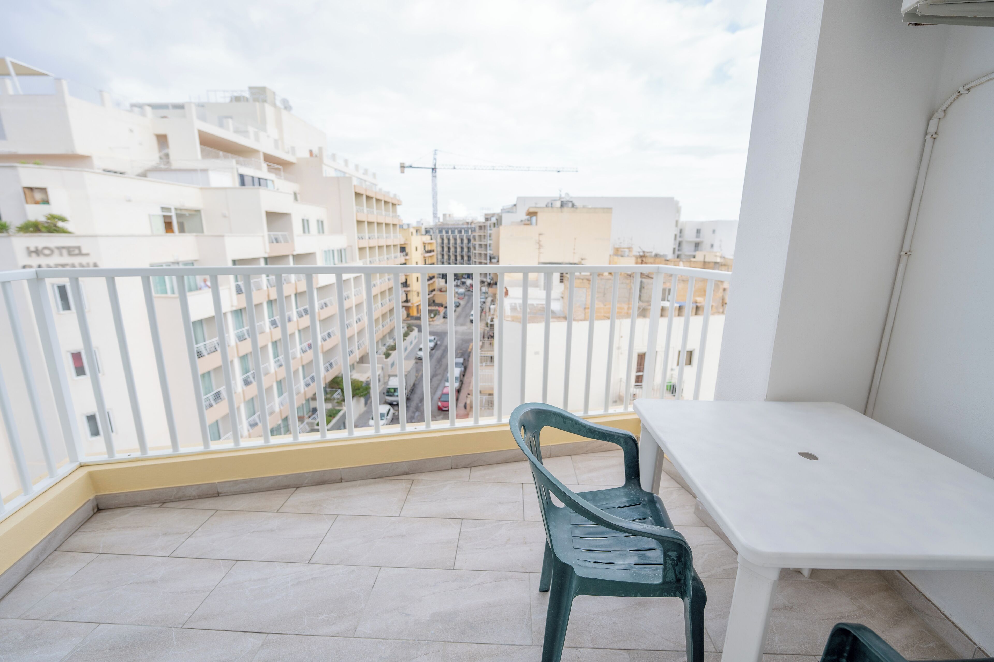 Apartamento, Vista para a cidade | Terrenos do alojamento