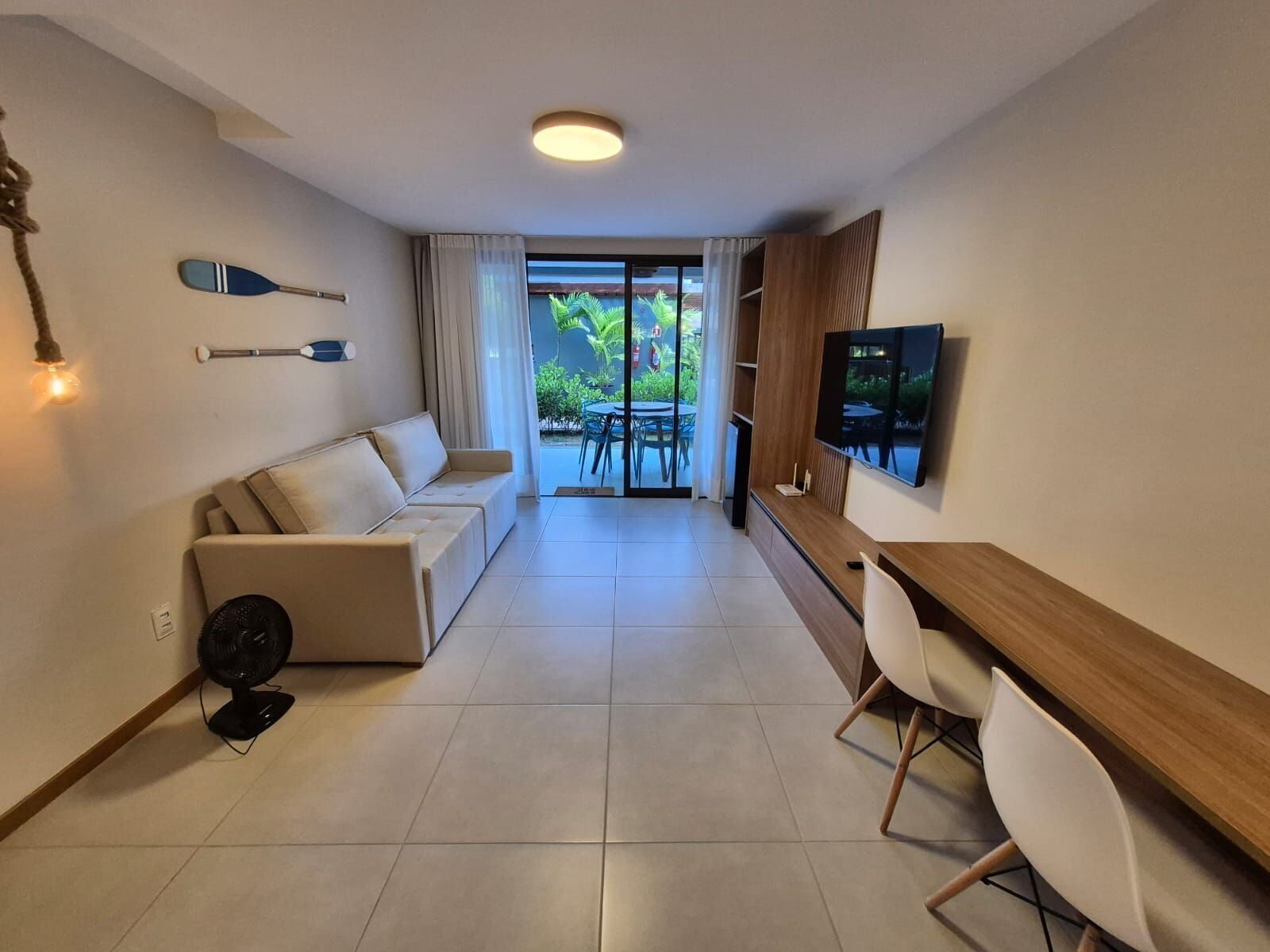 Apartamento Básico | Sala de estar | Smart TV de 32 polegadas com canais digitais 