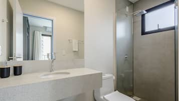 Apartamento Básico | Casa de banho | Um polibã