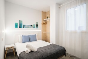 Apartamento, 1 quarto | Secretária, ferro/tábua de engomar, Wi-fi grátis 
