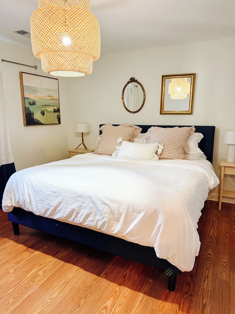 Cozy One Bedroom Near Downtown Shawnee. Perfect for Mid-term Stays ...