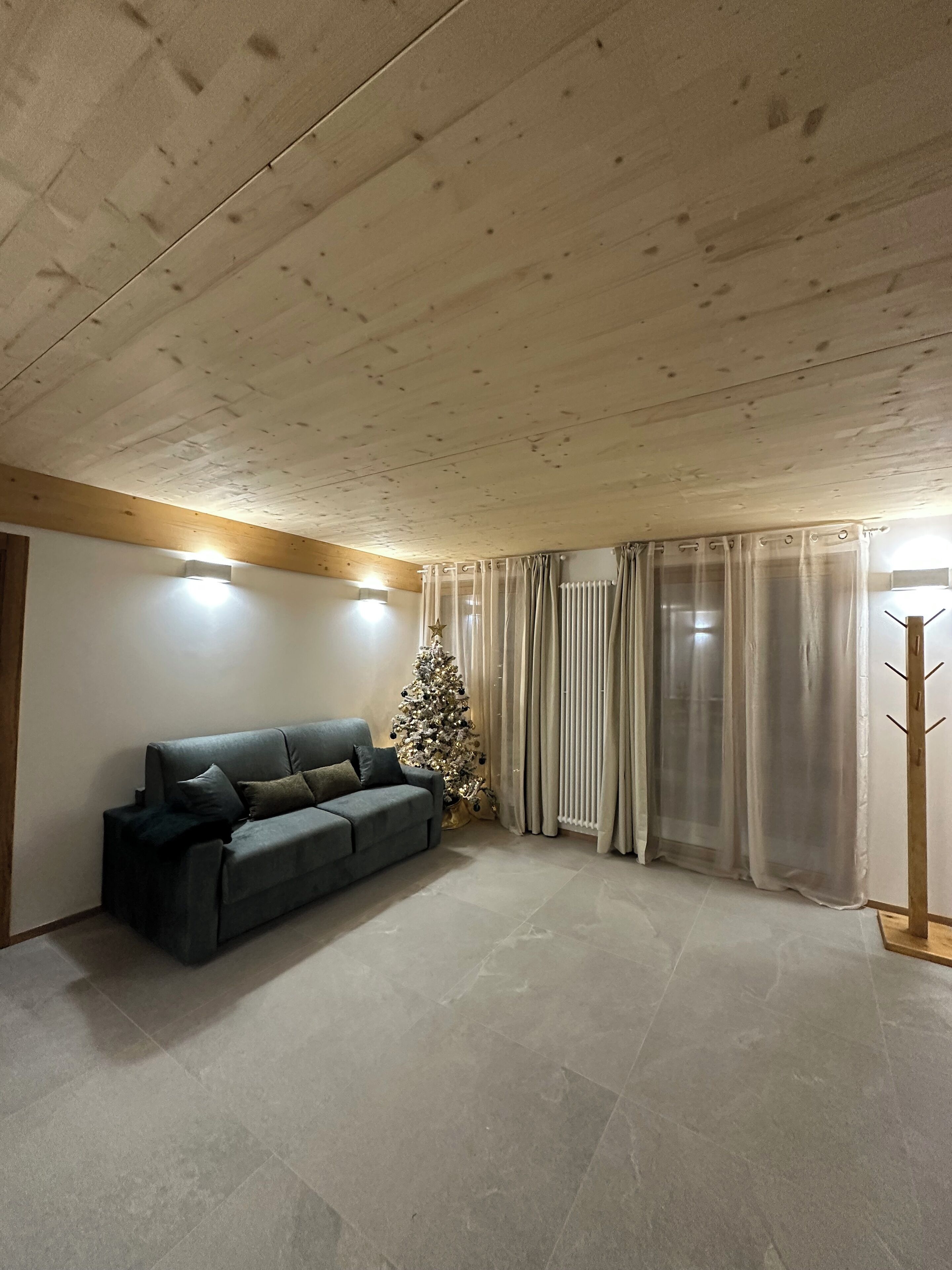 Maison Valgià: New Cottage In The Center Of Champoluc - Champoluc