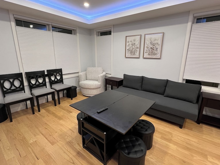 New Luxury 4 Bed/3 Bath Apt With Ev Charger - Boston, MA