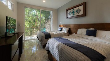 Quarto Quádruplo Familiar, vista para a piscina | Cortinas/cortinados opacos, ferro/tábua de engomar, Wi-fi grátis 