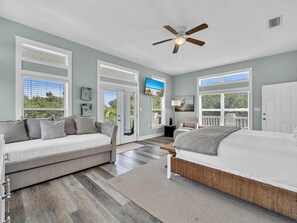 Sandy Shore Retreat, Santa Rosa Beach: Hotel Reviews, Rooms & Prices ...