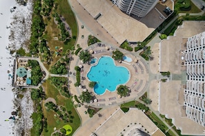 Apartamento em Condomínio Fechado, várias camas (St. Lucia Penthouse 2 at Silver Shell) | Piscina | Uma piscina aquecida 