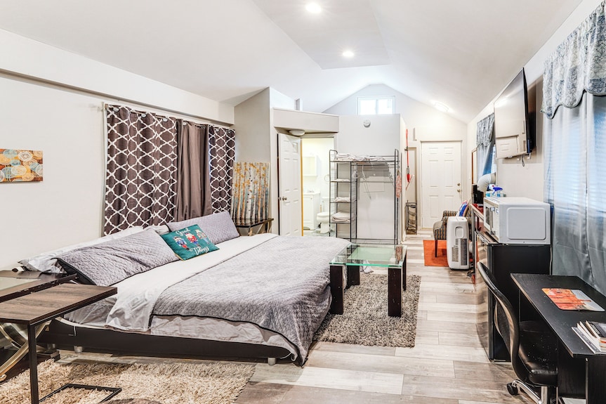 8 Mi To Dtwn Cle: Cozy Couple's Retreat W/ Gym! - Cleveland Browns Stadium