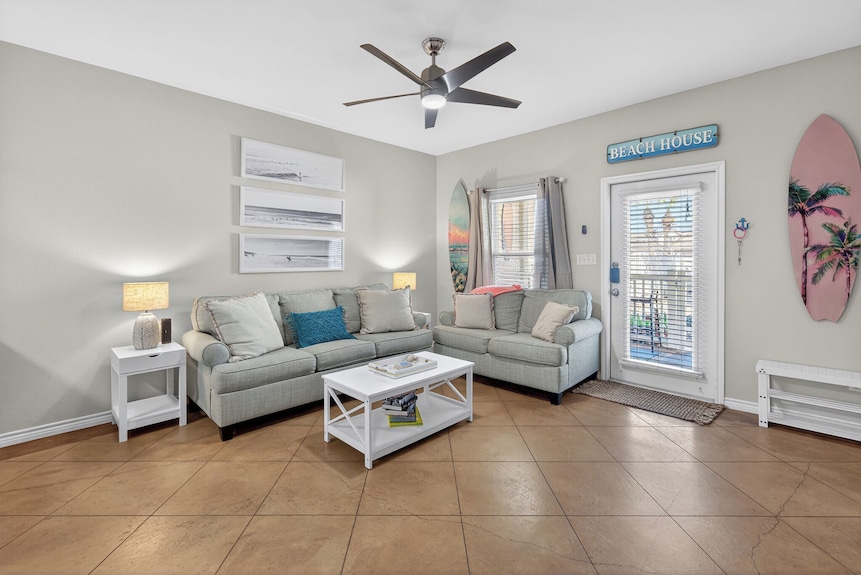 !New Listing! Surf Shack, Sleeps 4, Heated Pool - North Padre Island, TX