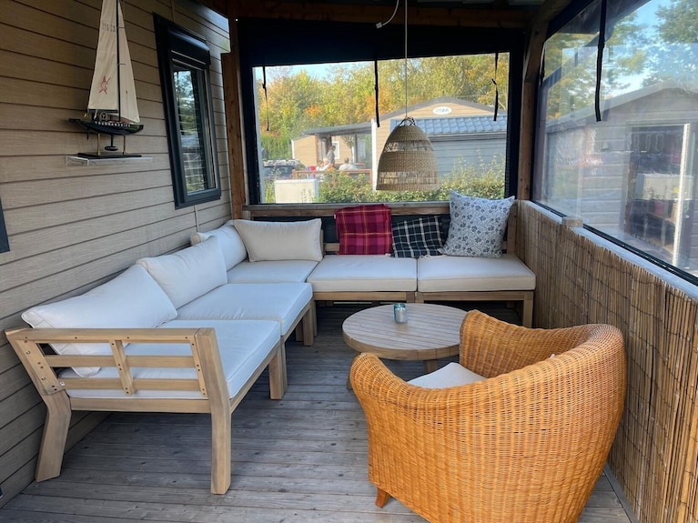 Vacation Park Chalet Near The Beach, Modern, Cozy And Well Furnished. - Middelburg