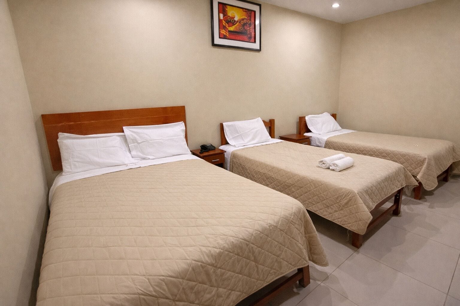 Quarto Triplo Clássico | Secretária, Wi-fi grátis 