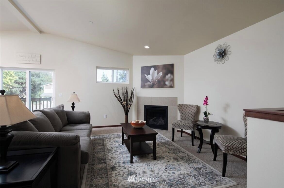 Serene 3-bedroom House Perfect For Relaxing Stays In Seatac, Burien, Seattle - Tukwila, WA