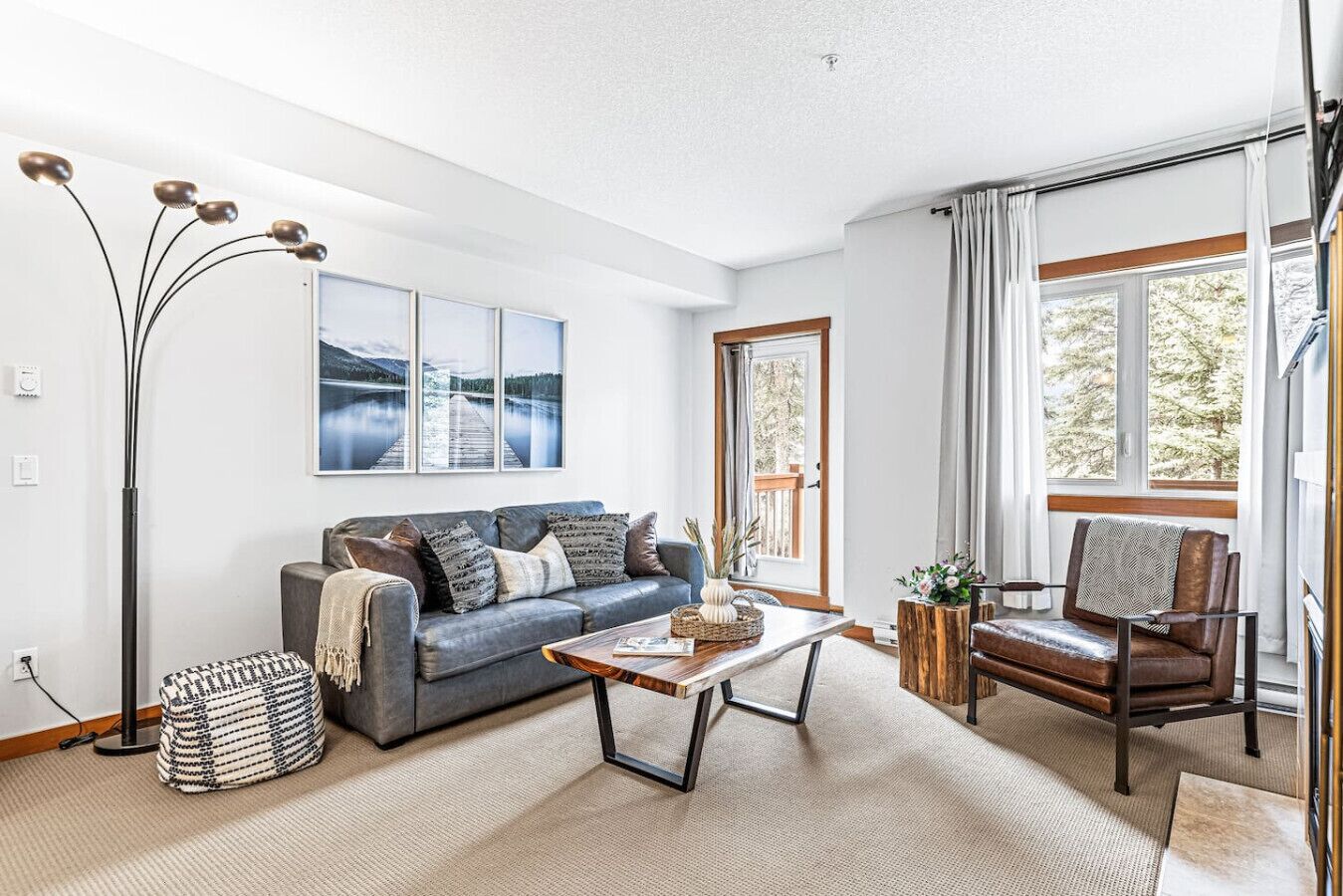 Chic 1br City Nest. Heated Parking + Hot Tub/pool - Canmore