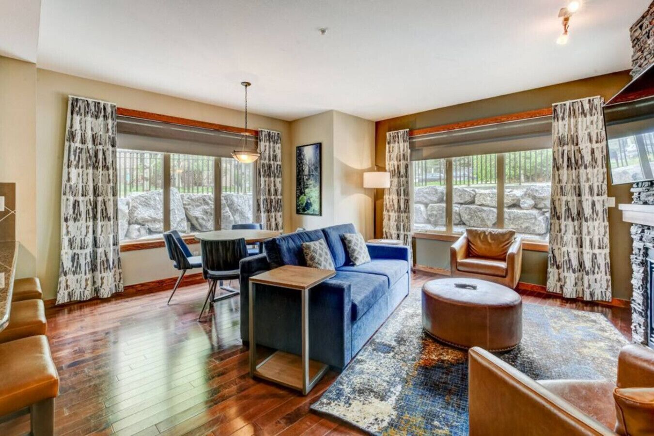 Stunning 2br With Pool, Hot Tub & Gym - Canmore
