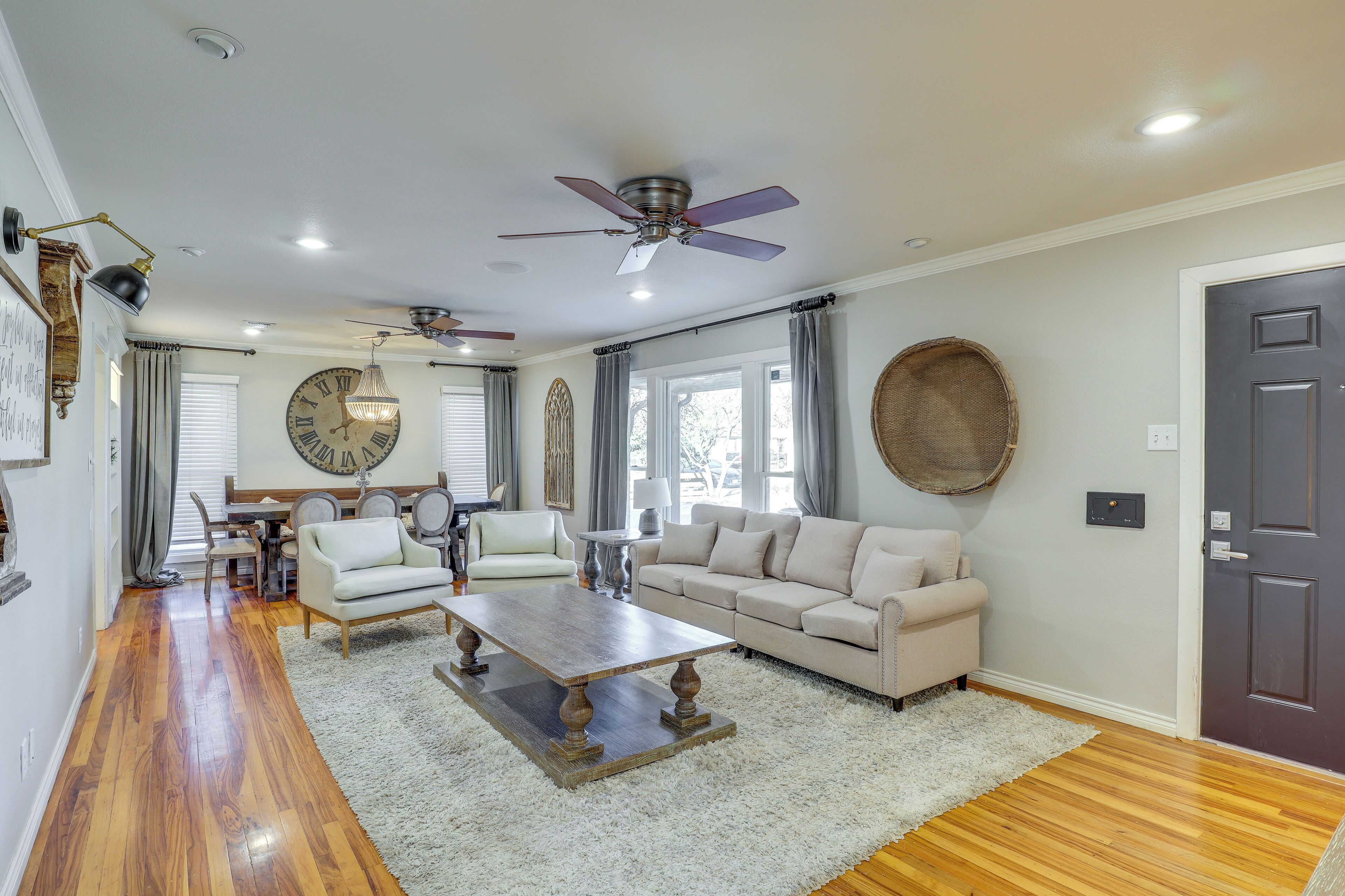 1 Mi To Texas Tech: Group Getaway W/ Pool & Sauna! - Lubbock, TX