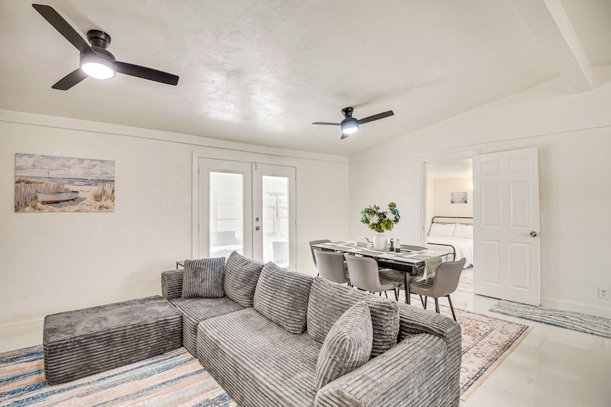 Walk To Romano Beachfront Park: Airy Home W/ Yard - Ormond Beach, FL