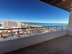 Apartamento Deluxe, vista parcial para o mar | Vista para a praia ou o mar